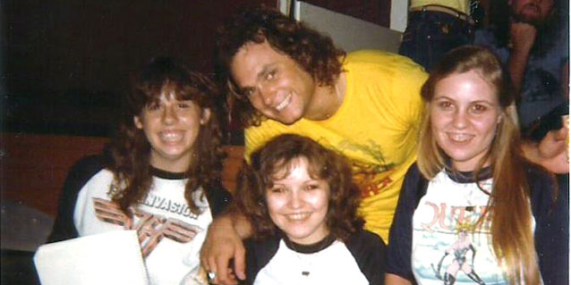 VHND’S All Access Photo: Michael & Fans | Van Halen News Desk