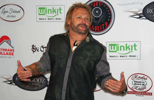 Michael Anthony Awarded 'Icon of the Year’ at RockGodz Hall of Fame ...