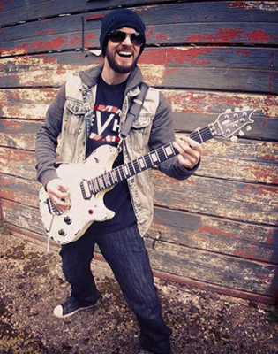 'Judgement of Pain' Van Halen Medley by Liquid Charlie (Video)