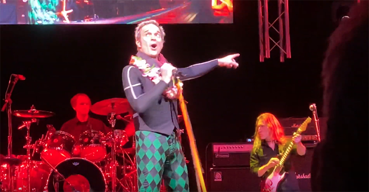 David Lee Roth's Second Vegas Show Delivers in Spectacular Fashion