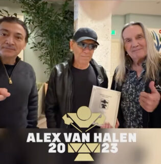 Alex Van Halen Receives Modern Drummer's Hall of Fame Awared [Video]